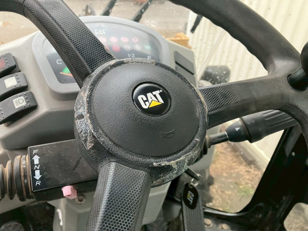 【修理事例】CAT 902C クラクション不良修理 | 彩重機エンジニアリング